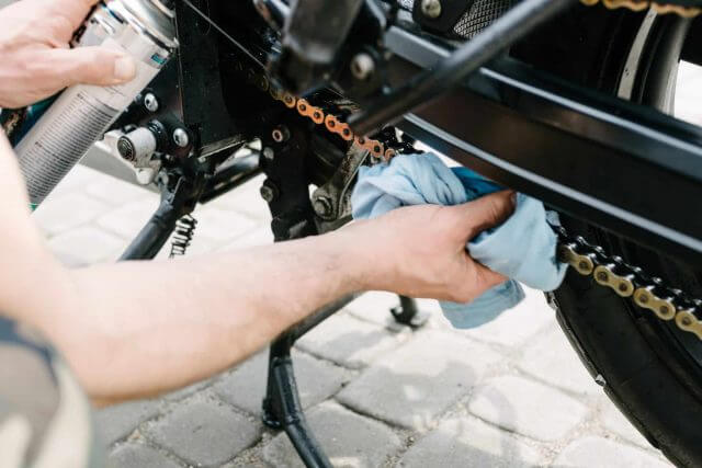 How to use WD-40 Motorbike Chain Wax - WD-40 Africa