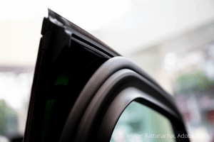 How to clean and protect car window rubber seals with silicone lubricant